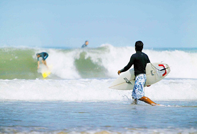 Descubra a melhor praia para surfar em cada continente